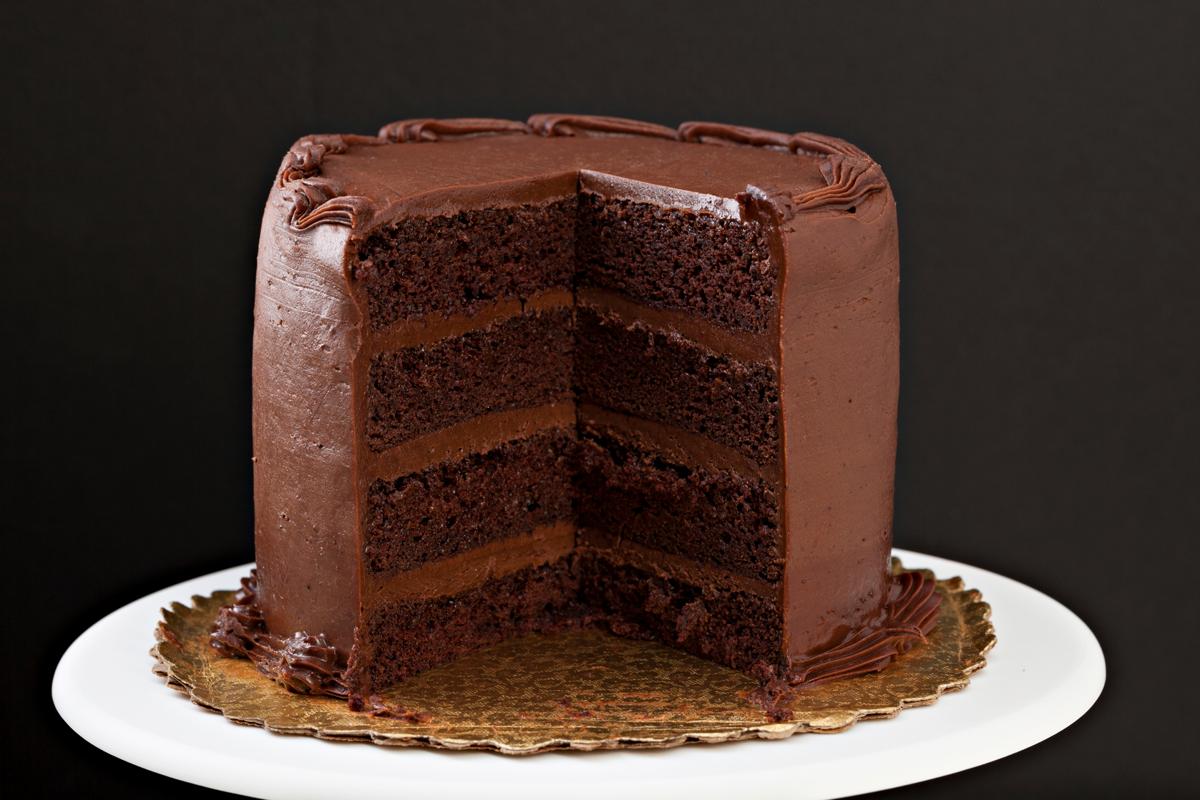 What ingredient makes cakes moist?