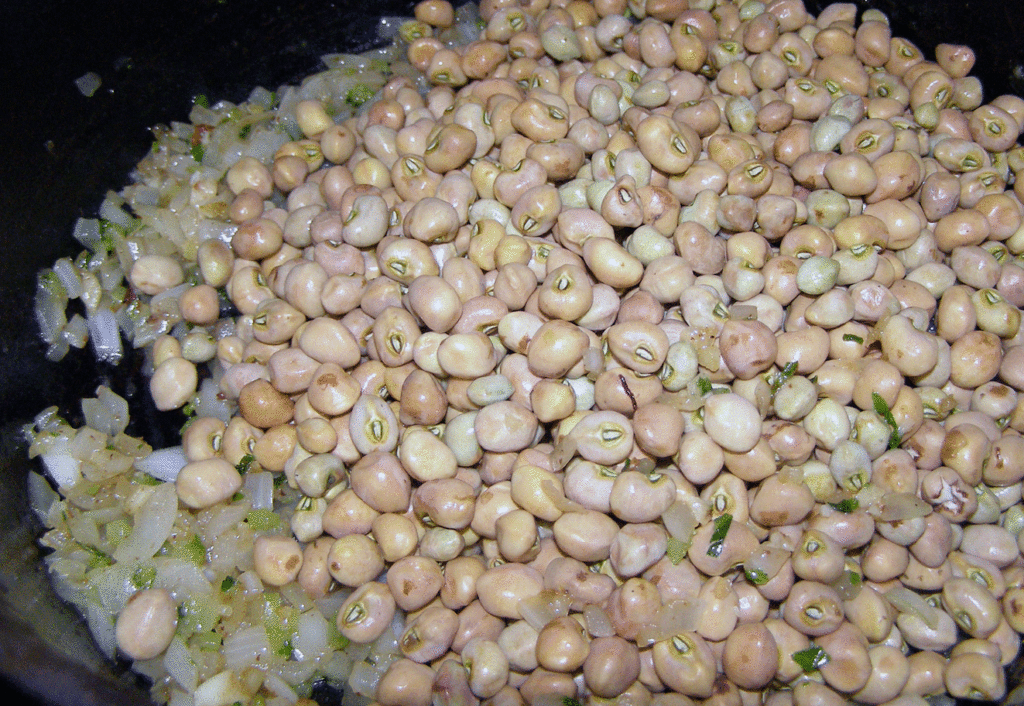 How do I know when to pick crowder peas?