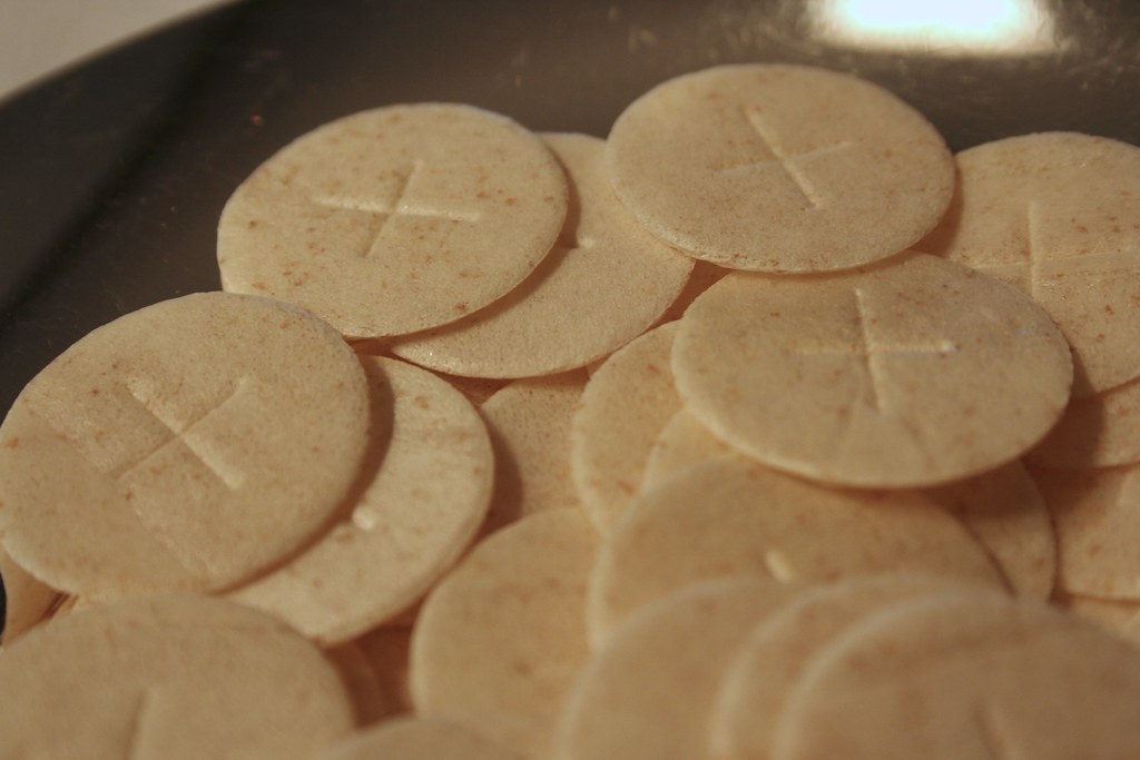 What crackers can be used for communion?
