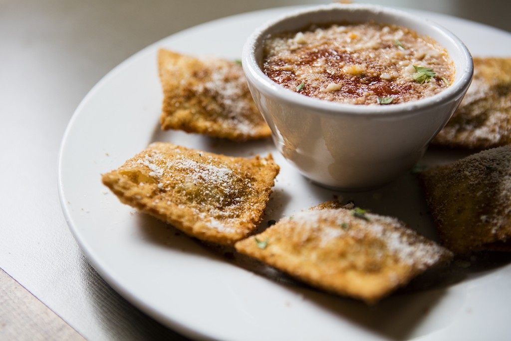 What do you eat with toasted ravioli?