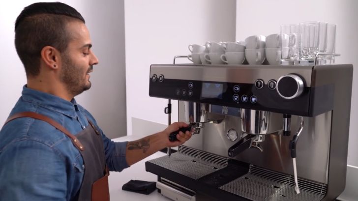 How long does it take to train to be a barista at Starbucks?