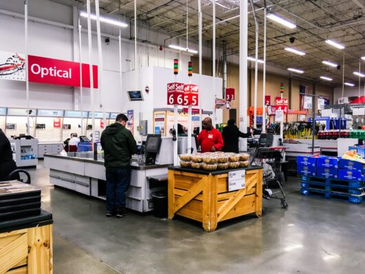 Does Costco have self-checkout lanes?
