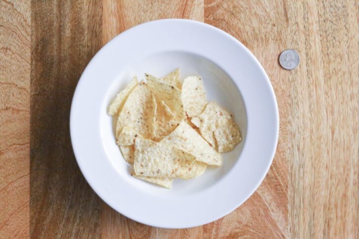 How many grams is 10 chips?