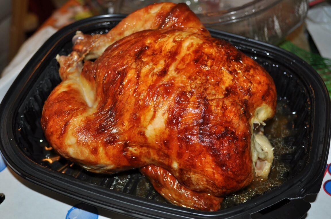 How many grams of meat are in a rotisserie chicken?