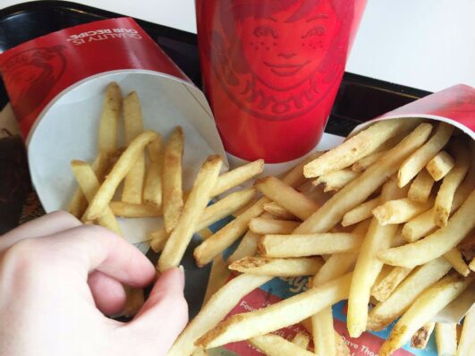 How much sodium is in Wendy's small fries?