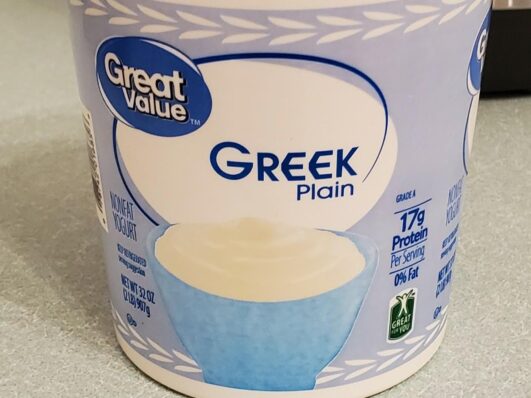 How much sodium is in plain yogurt?
