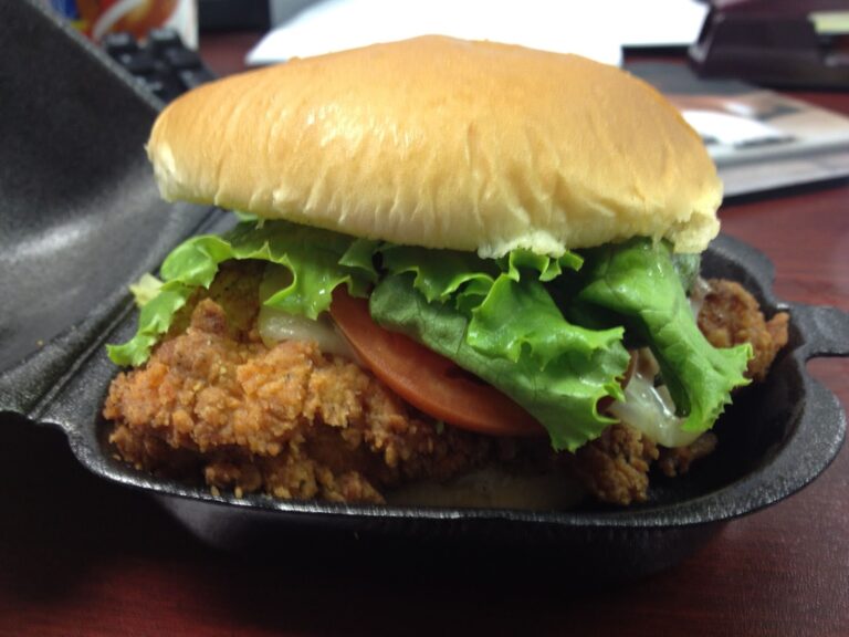 What comes on a spicy chicken sandwich from Chick-fil-A?