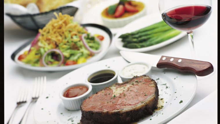 What is a 4 course dinner menu?