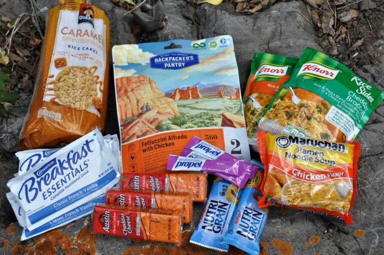 What snacks to bring on a hike?