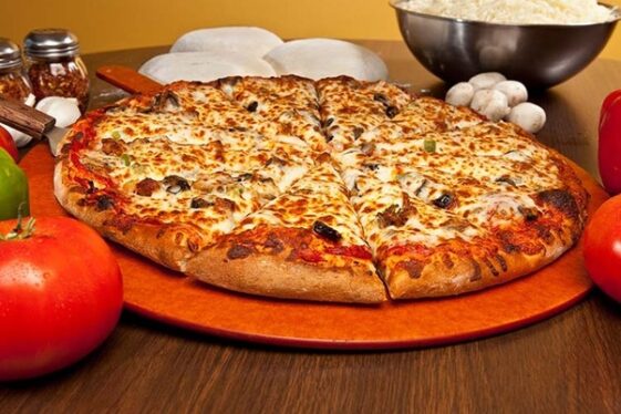 What's the difference between Pizza Hut supreme and super supreme?