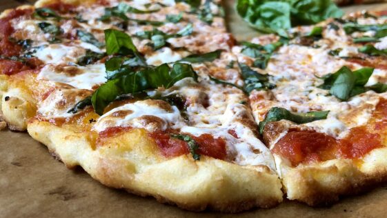 What is Brooklyn style pizza vs thin crust?